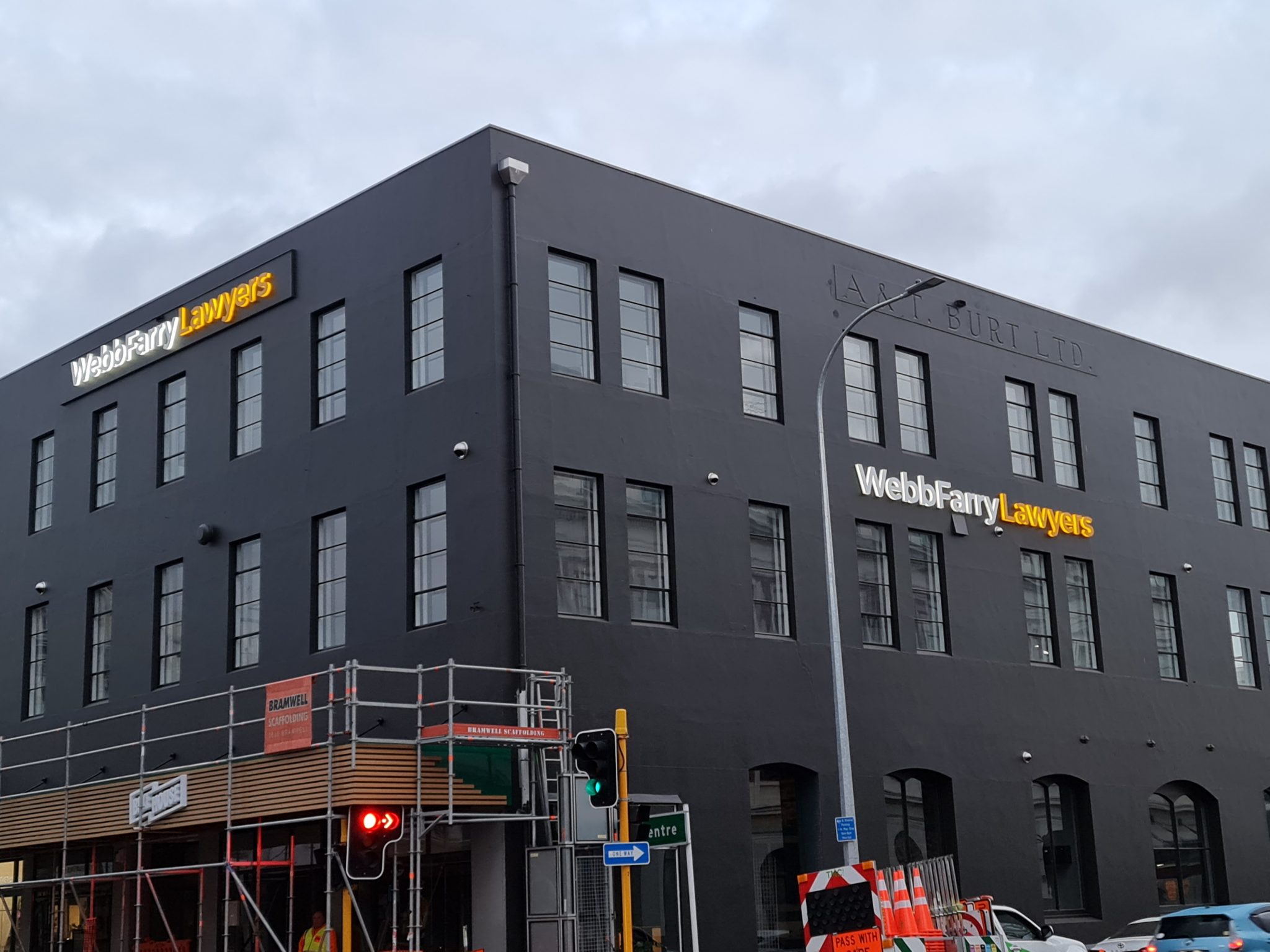 Get Noticed with Digital Pylon Signs for Your Business – SignX